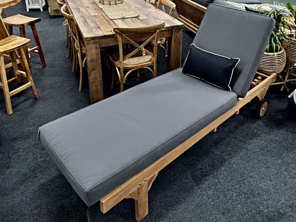 Hayman Teak Sunbed (w/Cushion) – enspirefurniture